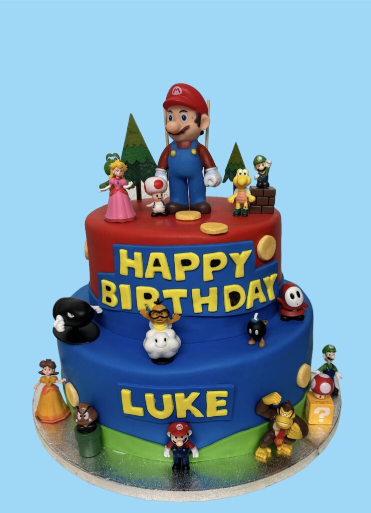 2 stöckige Super Mario Torte | Festtagstorten | Café Conditorei Albring ...
